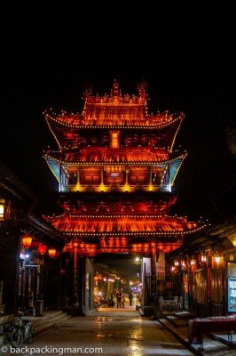pingyao-night-temple - Backpackingman