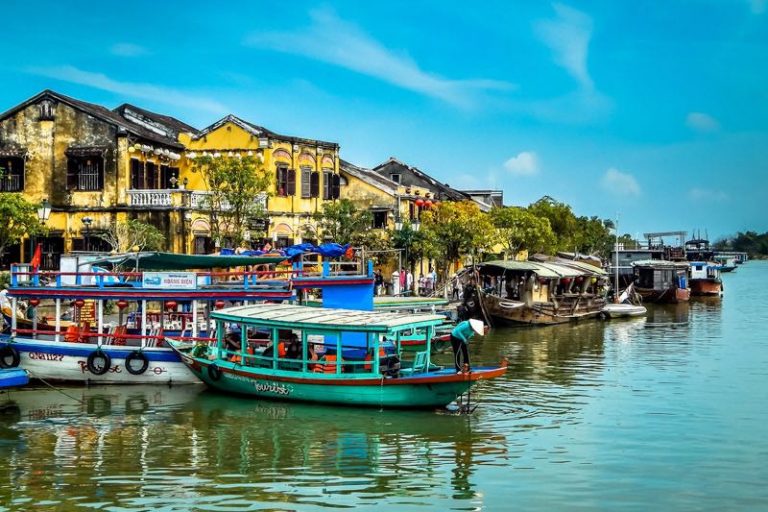 Hue or Hoi An - Which One You Should Visit And Why