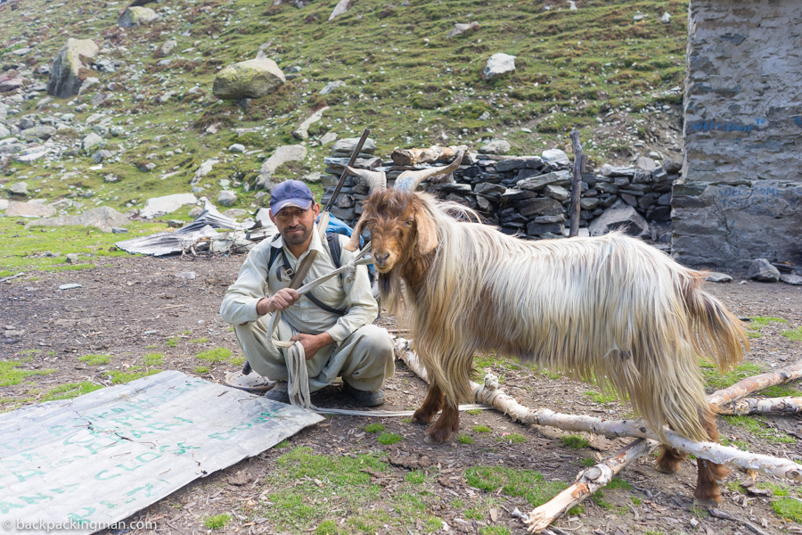 hunza-valley-people-2 - Backpackingman