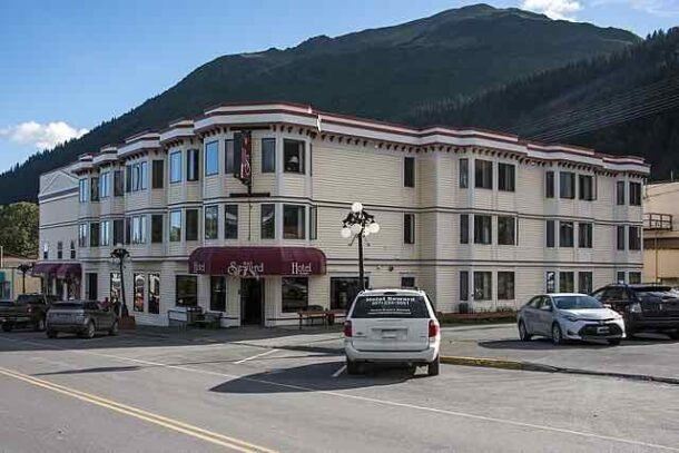 Kenai Peninsula Travel Guide: Alaska's Coastal Gem - Backpackingman