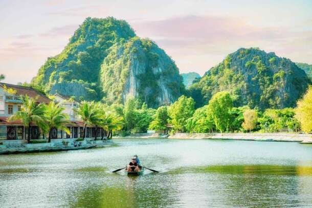 Stunning Tam Coc Boat Tour In Vietnam - Backpackingman