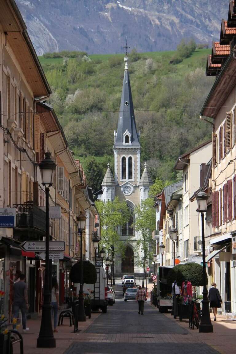 10 Prettiest Towns In The French Alps To Visit - Backpackingman