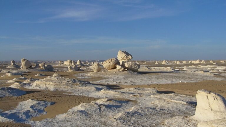 10 Best Desert Safari Locations In The World - Backpackingman